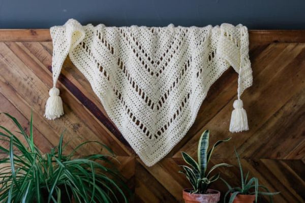 Ultimate Triangle Crochet Shawl Roundup: Part 4 - Creations By Courtney